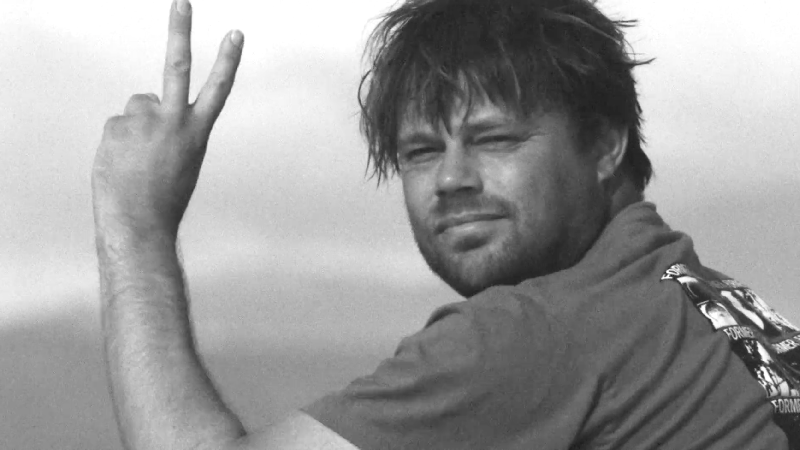 Happy : surfé par Mike Feb, Zeke Lau, les frères Coffin...,