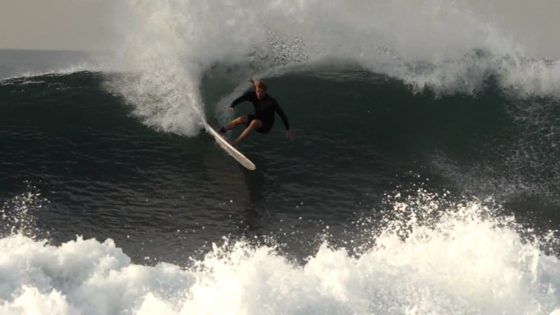 "Sunrise Session", Torren Martyn dans toute sa splendeur, Le surfeur ...