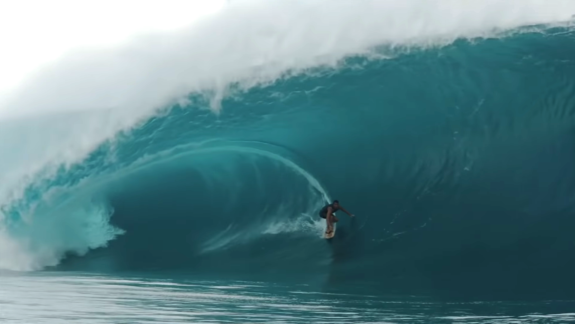 Tahiti : Teahupo'o se déchaîne, les locaux dégainent !, Samedi dernier ...