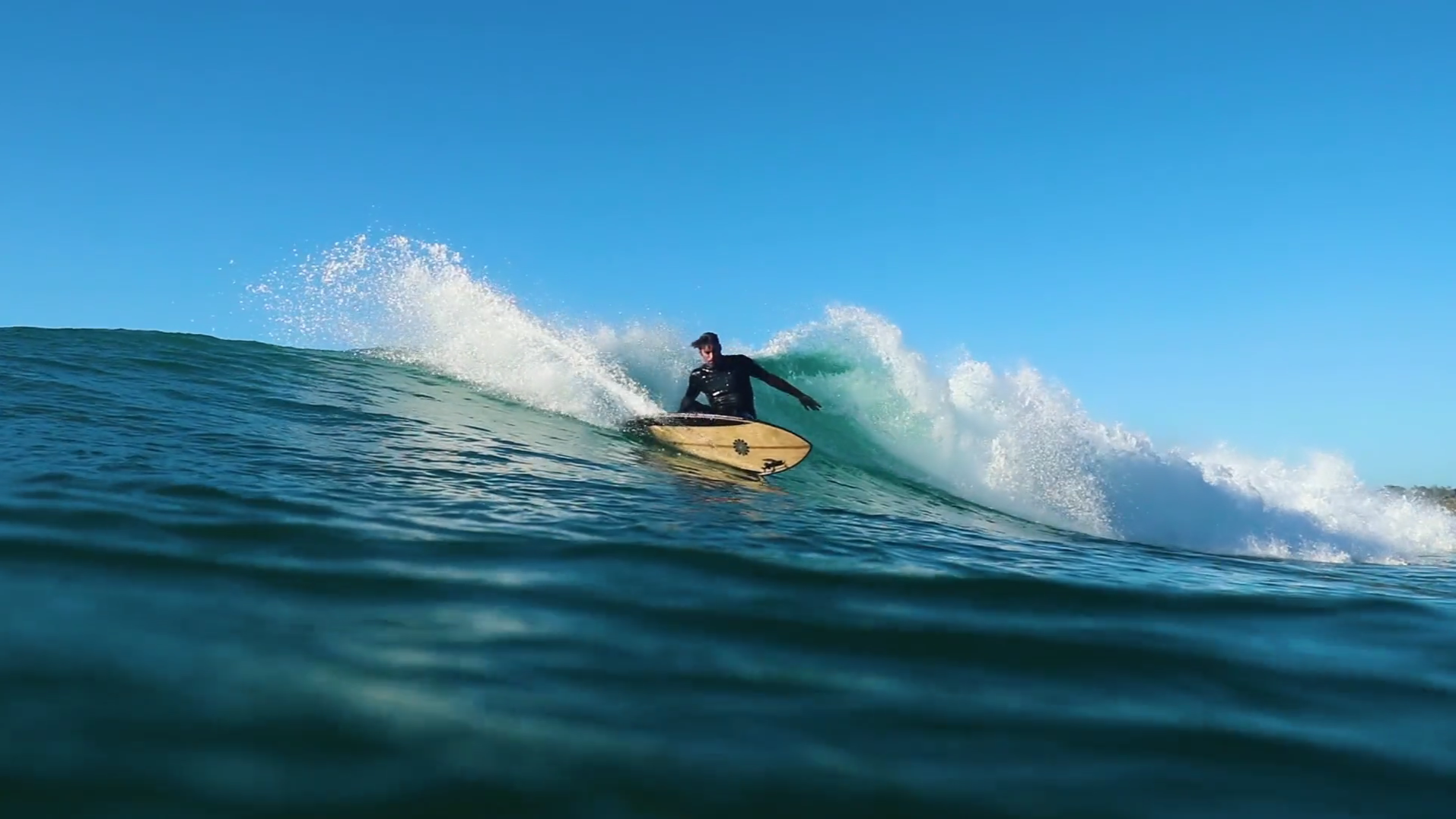 ''Inside This Soft World'' : Dave Rastovich danse avec les vagues, L ...