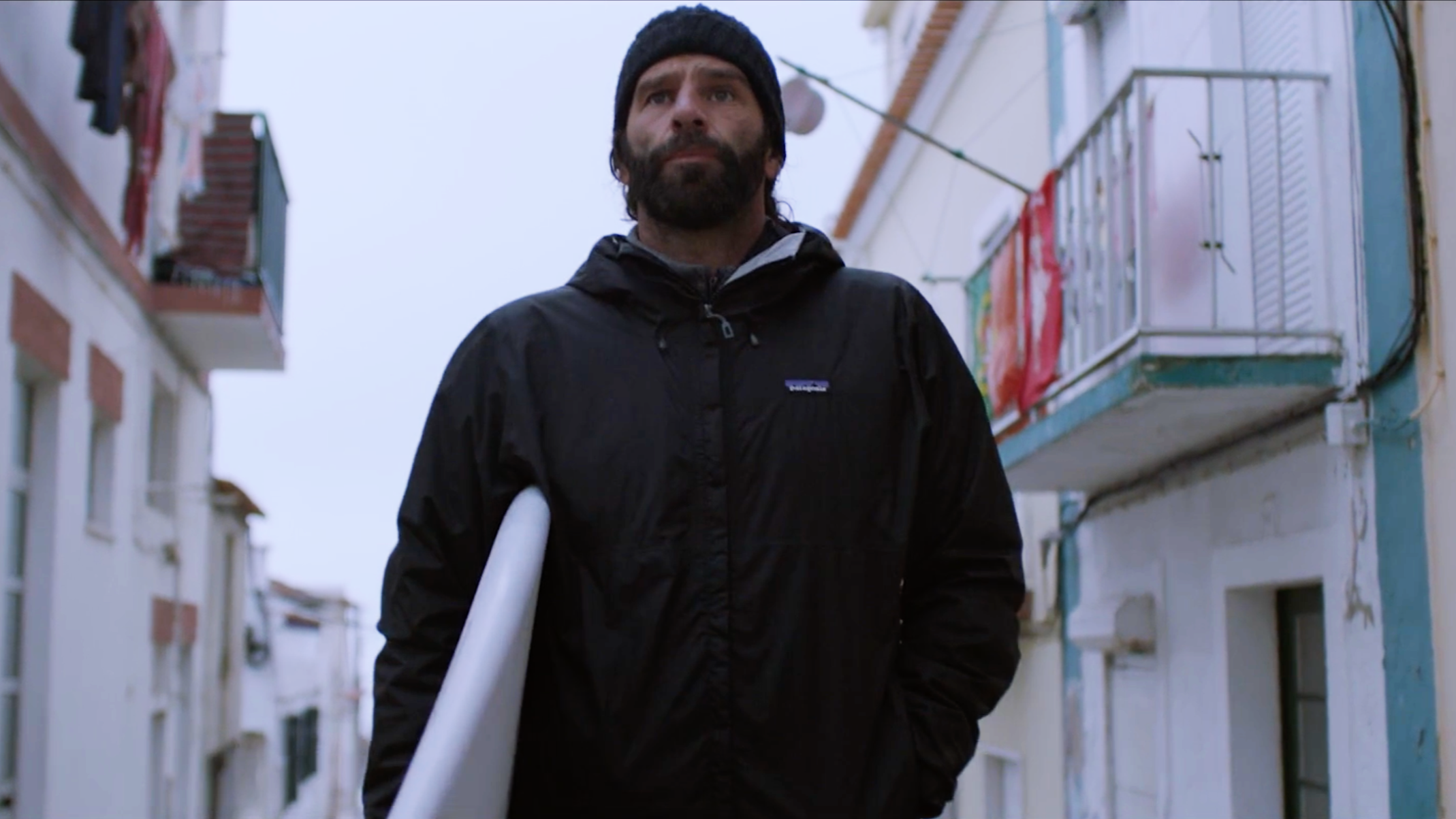 ''Exhale'' : un court-métrage qui explore la relation entre Hugo Vau et ...