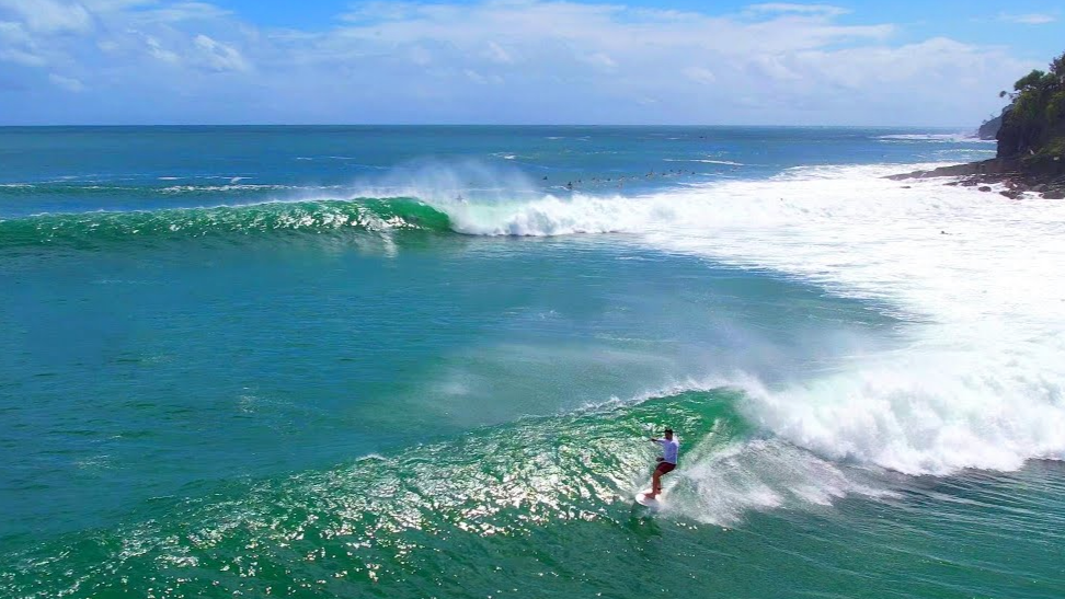 Des centaines de mètres de droites à Noosa Heads, Le cyclone Seth n'a ...